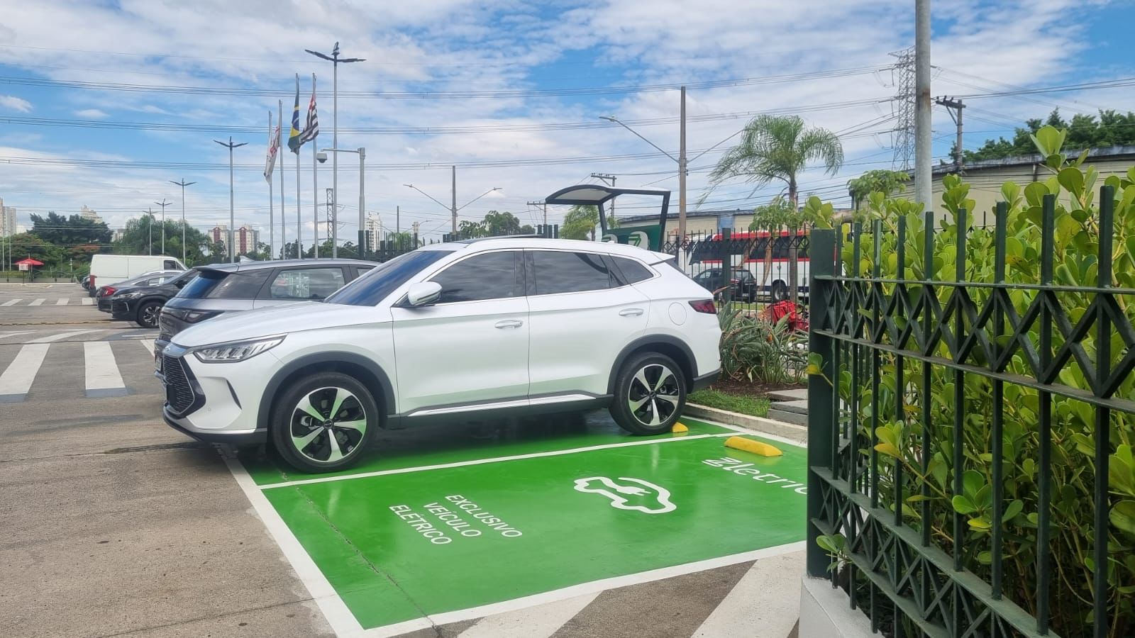 Inaugura Carros XCAR Veículos Inaugura Primeira Unidade Em Fortaleza
